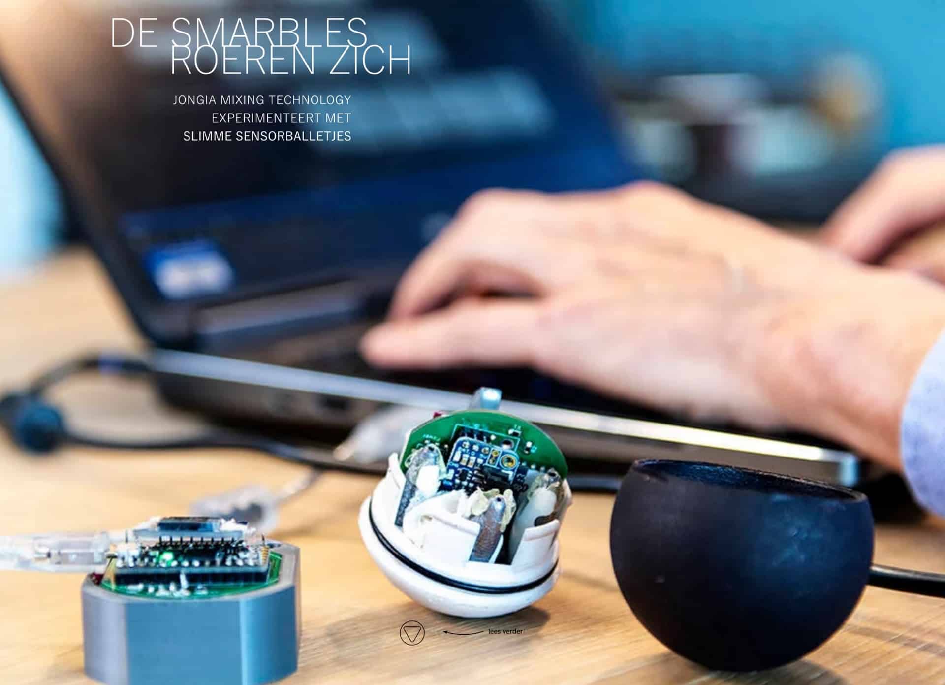 Jongia experiments with smart sensor balls